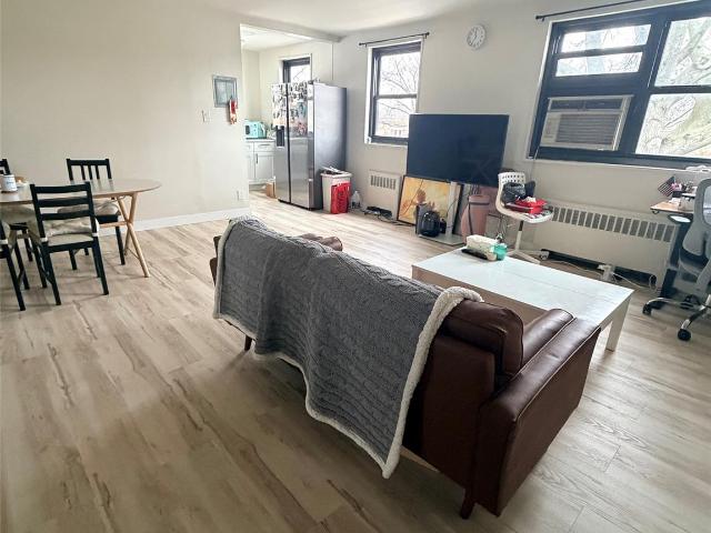18 06 Street 2Fl