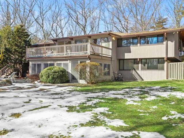 18 10 O Clock Ln, Weston, CT 06883