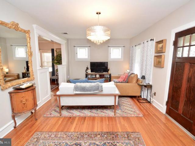 18 10Th Avenue