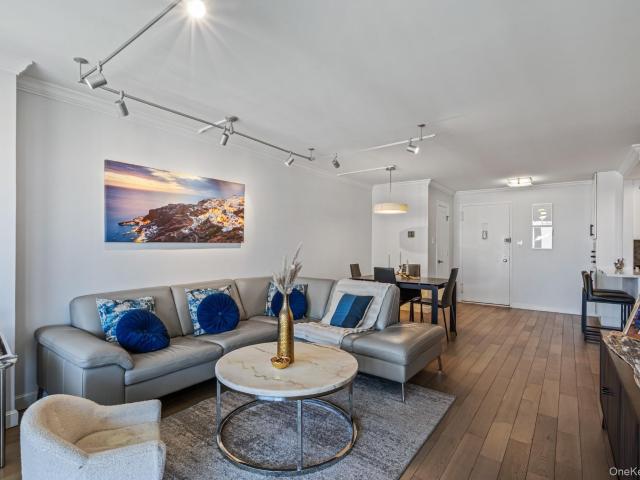 18 15 th Street 15F