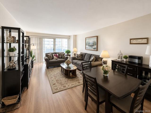 18 15 th Street 2L