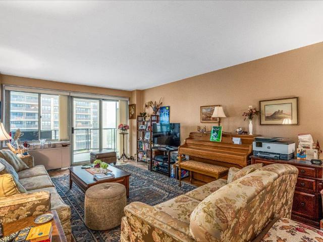18 15 th Street 4H