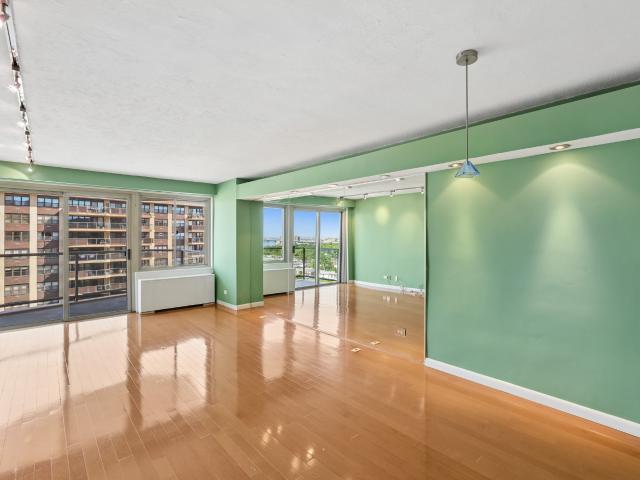 18 15 th Street, Queens, NY