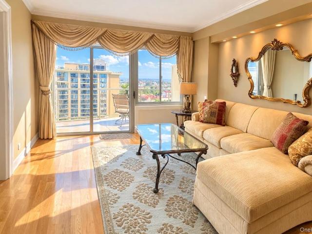 18 15 th Street, Unit PH F