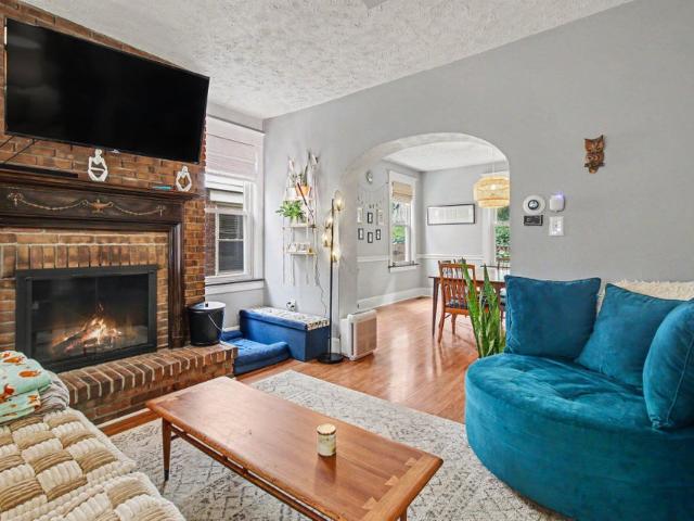 18 16th Street