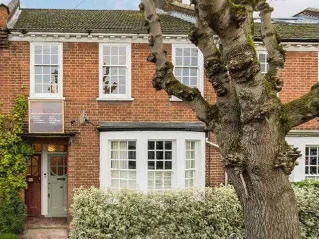 18 18a Swaby Road, London, SW18 3PX, United Kingdom | 2 bed apartment for rent #140229489 | Rentberry