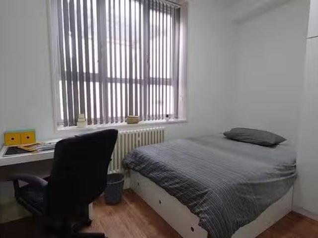 18 20 Albion Street Ensuite