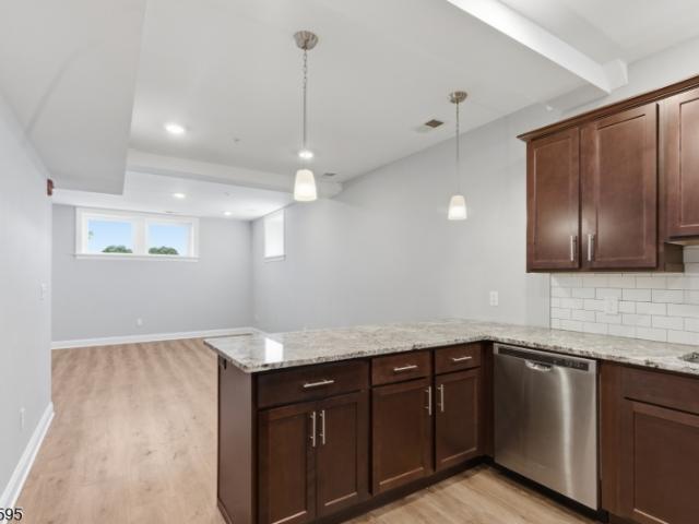 18 20 N Union Ave # 5