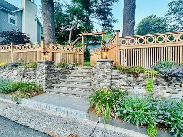 18 20th Ave, Sea Cliff, NY 11579