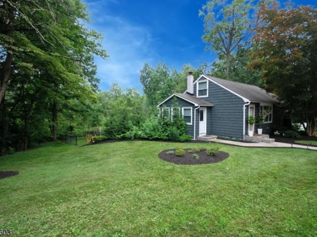 18 Tamarack Rd