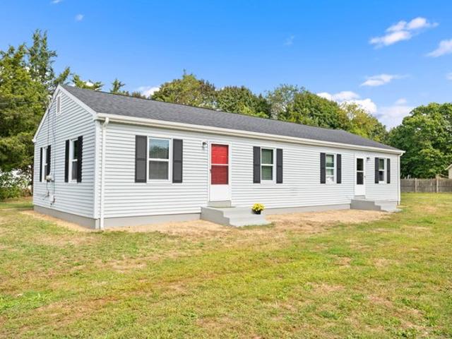 18 Tacoma Ct, Groton, CT 06340
