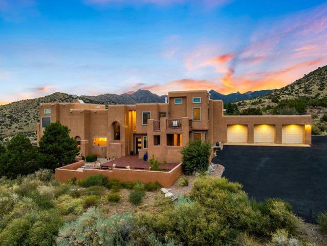 18 Tierra Monte Dr NE, Albuquerque, NM 87122