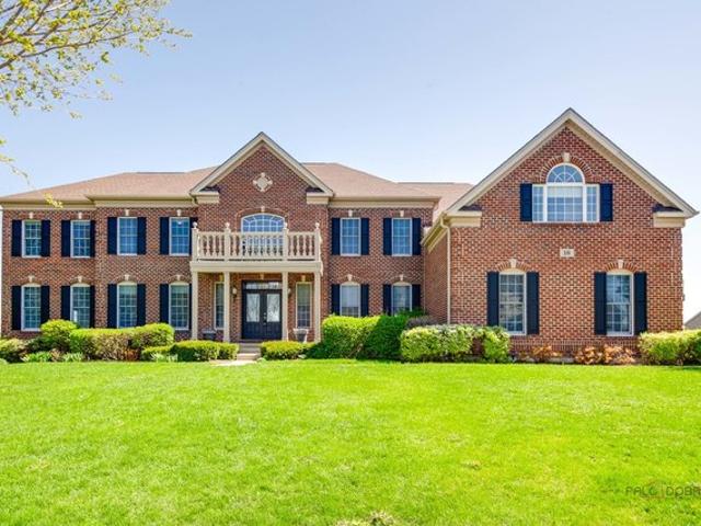 18 Tournament Dr N, Hawthorn Woods, IL 60047