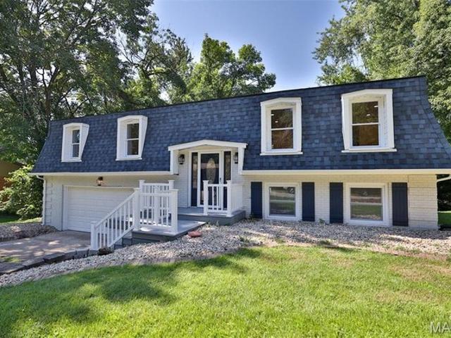 18 Trailridge Ln, Glen Carbon, IL 62034