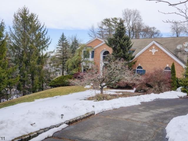 18 Tree Top Ln, Chatham, NJ 07928 | MLS #4010