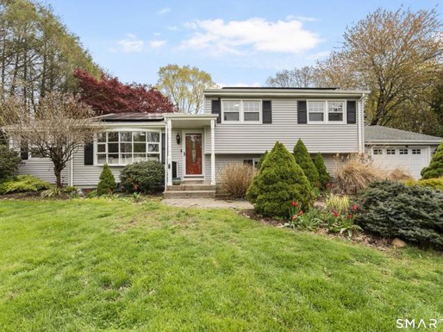 18 Turner Dr, North Haven, CT 06473