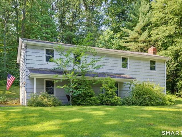 18 Vale Rd, Brookfield, CT 06804