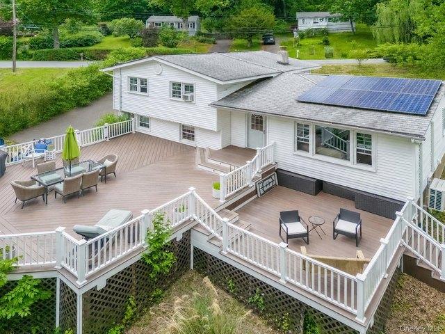18 Valley Dr, Salisbury Mills, NY 12577