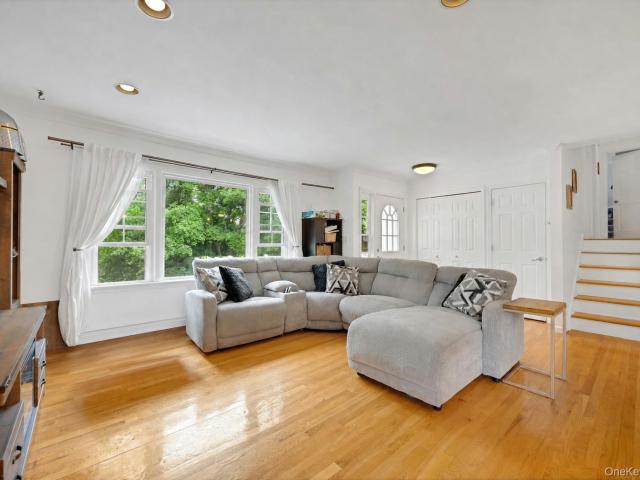 18 Valley Drive