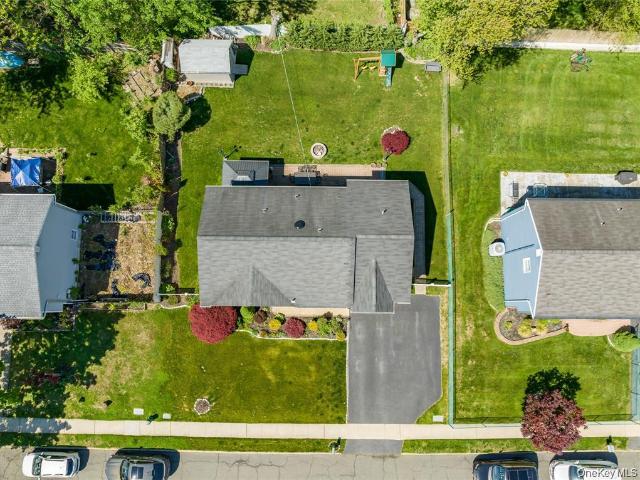 18 Valley Drive