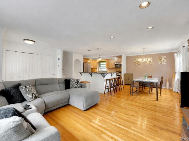 18 Valley Drive