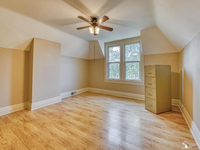 18 W Noble Avenue