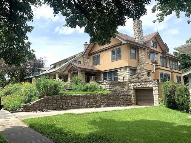 18 W Concord Ave, Kansas City, MO 64112