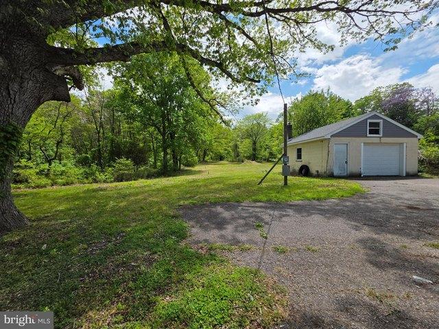 18 W Factory Rd, Berlin, NJ 08009