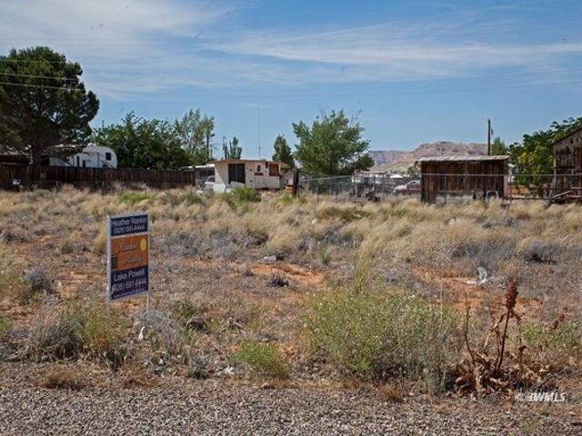 18 W Hawkins, Big Water, UT 84741