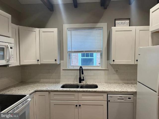 18 W Liberty Street