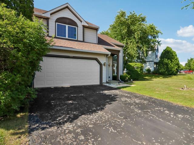 18 W Rosewood Lane