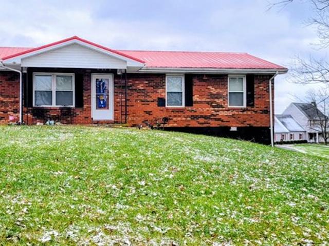 18 W Tunnel Hill Rd, Owingsville, KY 40360