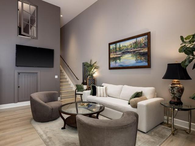 18 W Victoria St Apt 110, Santa Barbara, CA 93101