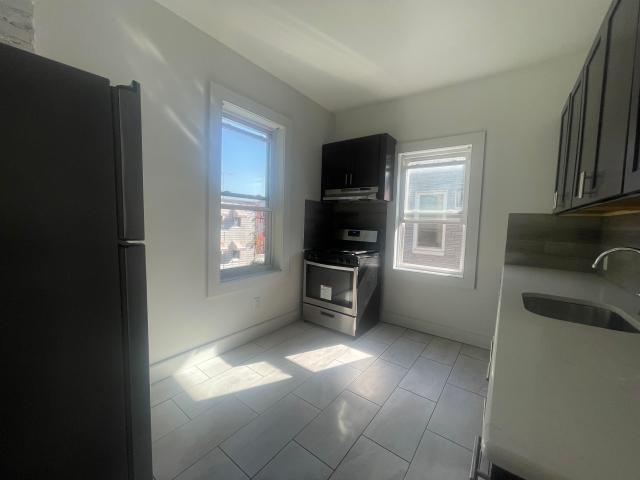 18 Warner Ave # 2