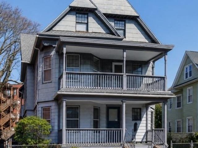 18 Wendell Pl, Springfield, MA 01105