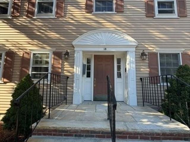 18 Weatherly Dr Unit 4, Salem, MA 01970