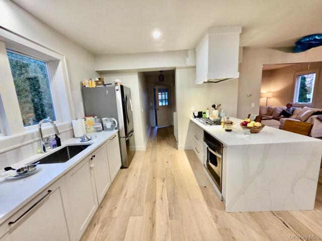 18 Webster Avenue