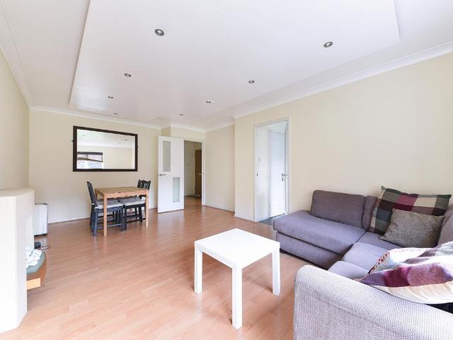 18 Weimar Street, Putney SW15, 2 bed flat to rent, £2,100 pcm | PrimeLocation