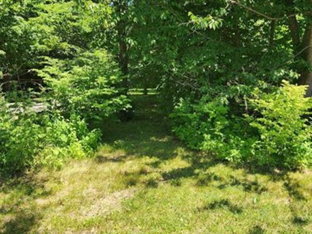 18 Westwood Dr, Canton, CT 06070