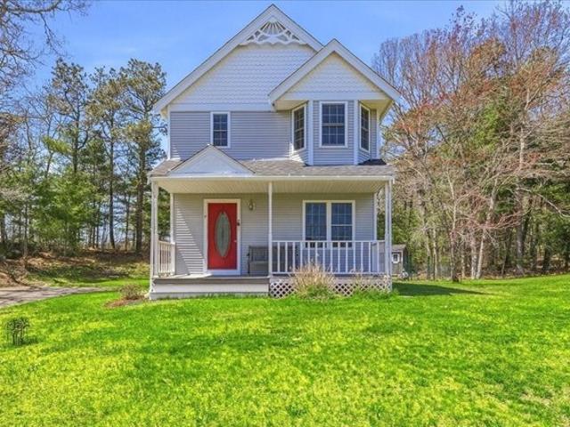 18 White Violet Ln, Plymouth, MA 02360