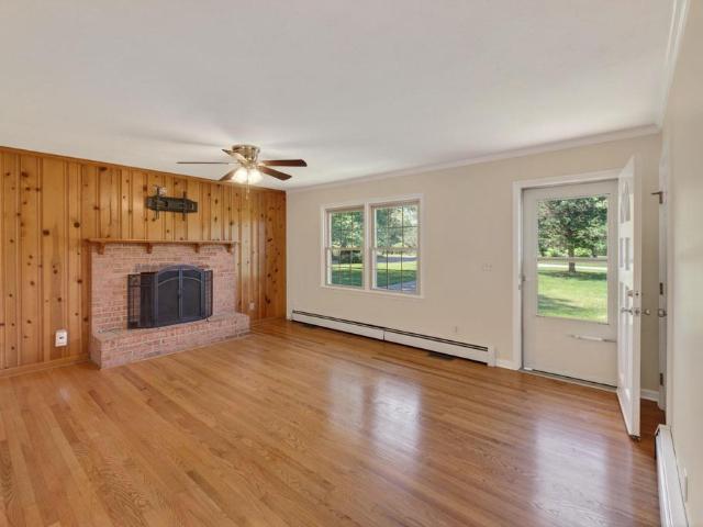 18 Windy Acres Cir