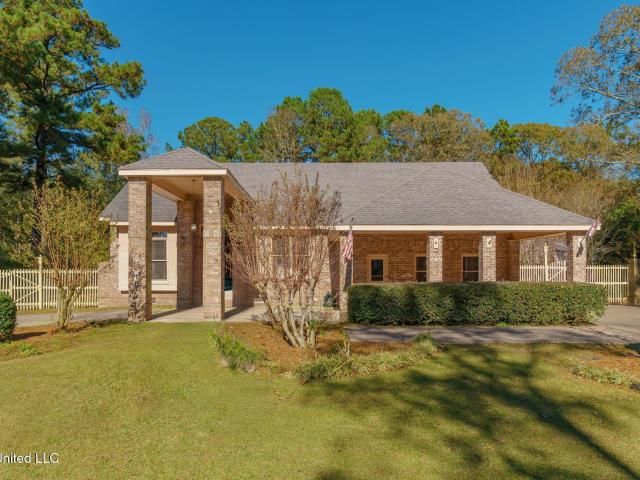 18 Woodchuck Dr, Hattiesburg, MS 39402 | MLS #4131 | Compass