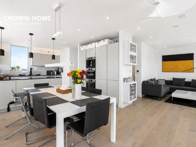 18 Woodberry Down, London N4 3 bed apartment to rent £5,800 pcm £1,338 pw
