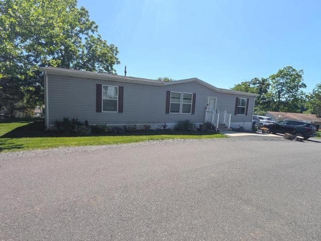 18 Woodedge Drive