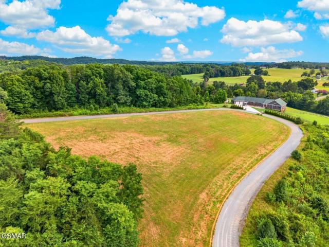 18 Woodland Creek Road