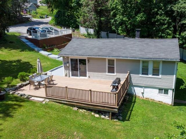 18 Worthington Dr W, Carmel, NY 10512