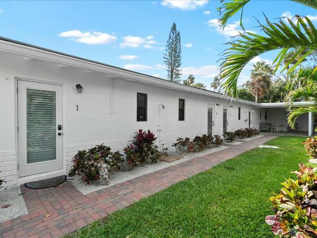 18 Adams Rd, Ocean Ridge, FL 33435 | MLS #R11076