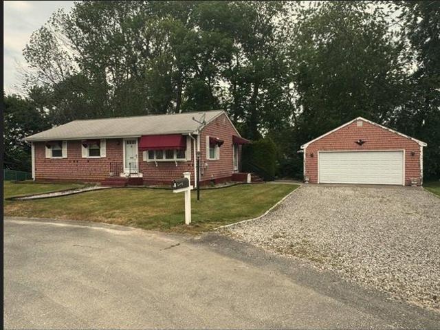 18 Almeida Dr, Warren, RI 02885