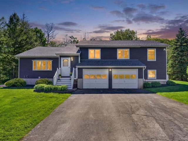 18 Alphonsa Ct, Salisbury Mills, NY 12577