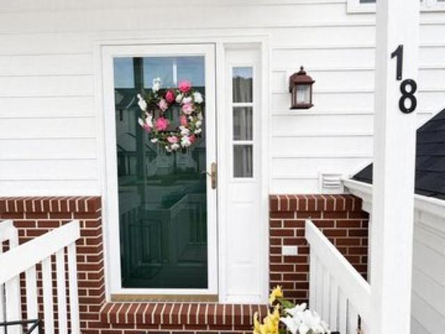 18 Ann Marie Ct, Newark, DE 19702